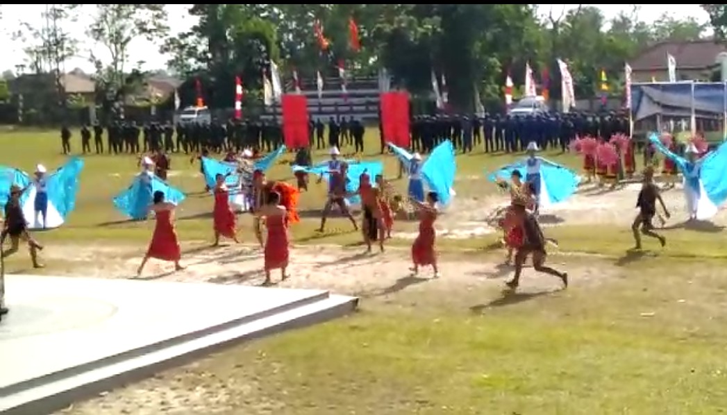Tari Kolosal Warnai Semarak HUT ke-69 Kotim - Corong Informasi Borneo Tari Kolosal Warnai Semarak HUT ke-69 Kotim - Corong Informasi Borneo